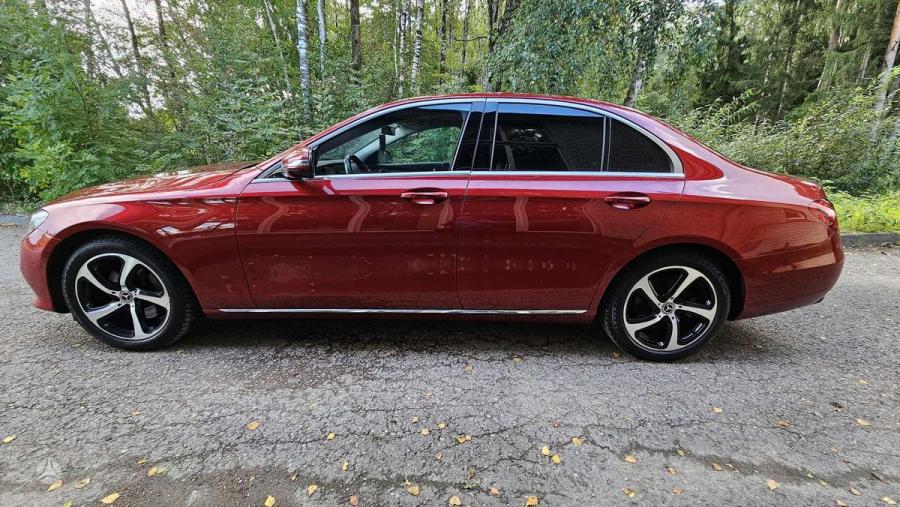 Sarkans Mercedes-Benz e-200 2018 Kauņa, ar dzinēja tilpumu 1.99 L un nobraukumu 154 tūkst. km par 11900 €, foto 3 vietnē AUTOMOTO.COM.LV