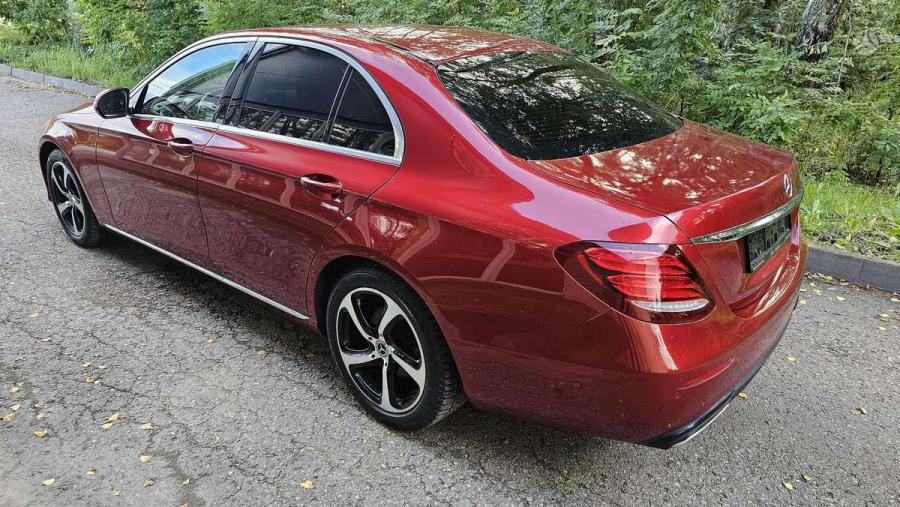 Sarkans Mercedes-Benz e-200 2018 Kauņa, ar dzinēja tilpumu 1.99 L un nobraukumu 154 tūkst. km par 11900 €, foto 7 vietnē AUTOMOTO.COM.LV