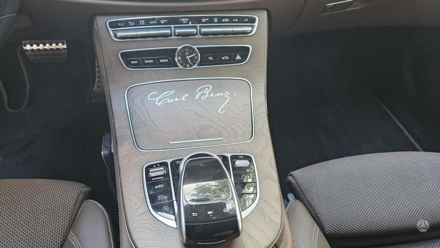 Sarkans Mercedes-Benz e-200 2018 Kauņa, ar dzinēja tilpumu 1.99 L un nobraukumu 154 tūkst. km par 11900 €, foto 14 vietnē AUTOMOTO.COM.LV