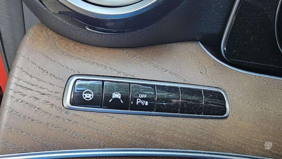 Sarkans Mercedes-Benz e-200 2018 Kauņa, ar dzinēja tilpumu 1.99 L un nobraukumu 154 tūkst. km par 11900 €, foto 20 vietnē AUTOMOTO.COM.LV