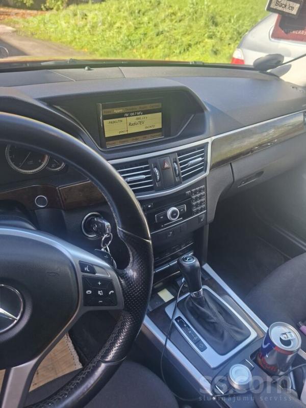Sarkans Mercedes-Benz e-200 2011 Dobele, ar dzinēja tilpumu 2.00 L un nobraukumu 412 tūkst. km par 3750 €, foto 6 vietnē AUTOMOTO.COM.LV