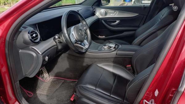 Красный Мерседес E 200 2019 в Каунас, объемом двигателя 1.60 л и пробегом 235 тыс. км за 19500 €, фото 5 на AUTOMOTO.COM.LV