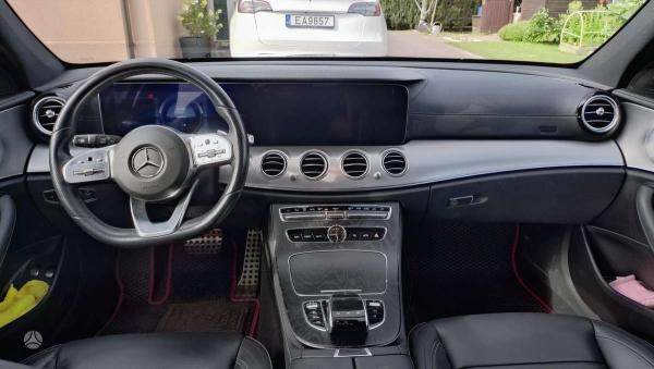 Красный Мерседес E 200 2019 в Каунас, объемом двигателя 1.60 л и пробегом 235 тыс. км за 19500 €, фото 6 на AUTOMOTO.COM.LV