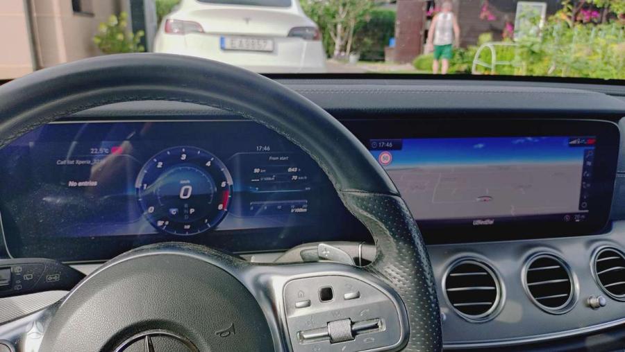 Красный Мерседес E 200 2019 в Каунас, объемом двигателя 1.60 л и пробегом 235 тыс. км за 19500 €, фото 8 на AUTOMOTO.COM.LV