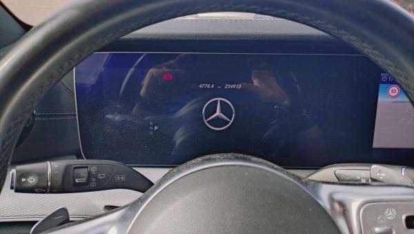Красный Мерседес E 200 2019 в Каунас, объемом двигателя 1.60 л и пробегом 235 тыс. км за 19500 €, фото 8 на AUTOMOTO.COM.LV