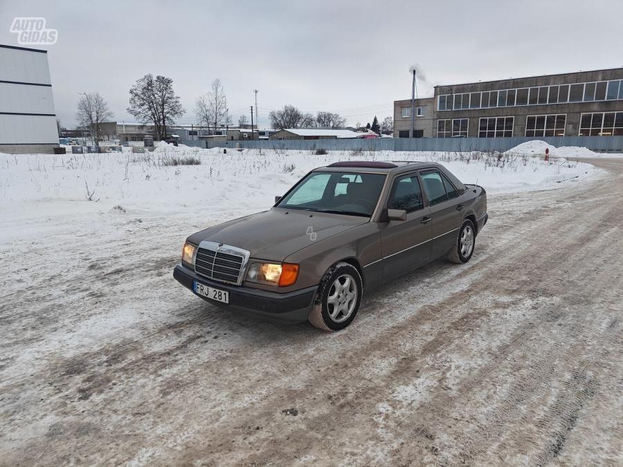 Mercedes-Benz e-200 1989 Jonava, ar dzinēja tilpumu 2.00 L un nobraukumu 345 tūkst. km par 3800 €, foto 2 vietnē AUTOMOTO.COM.LV