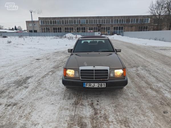Mercedes-Benz e-200 1989 Jonava, ar dzinēja tilpumu 2.00 L un nobraukumu 345 tūkst. km par 3800 €, foto 3 vietnē AUTOMOTO.COM.LV