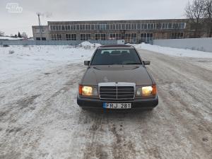 Mercedes-Benz e-200 1989 Jonava, ar dzinēja tilpumu 2.00 L un nobraukumu 345 tūkst. km par 3800 €, foto 3 vietnē AUTOMOTO.COM.LV
