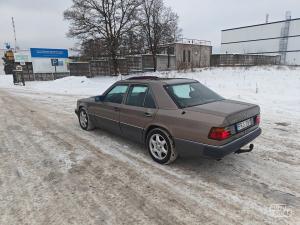 Mercedes-Benz e-200 1989 Jonava, ar dzinēja tilpumu 2.00 L un nobraukumu 345 tūkst. km par 3800 €, foto 6 vietnē AUTOMOTO.COM.LV