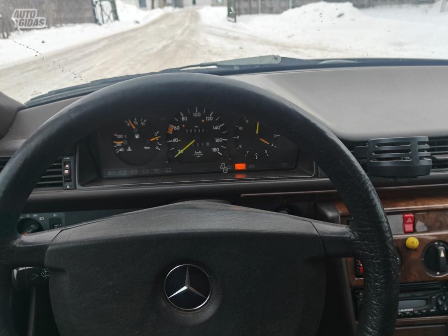 Mercedes-Benz e-200 1989 Jonava, ar dzinēja tilpumu 2.00 L un nobraukumu 345 tūkst. km par 3800 €, foto 9 vietnē AUTOMOTO.COM.LV