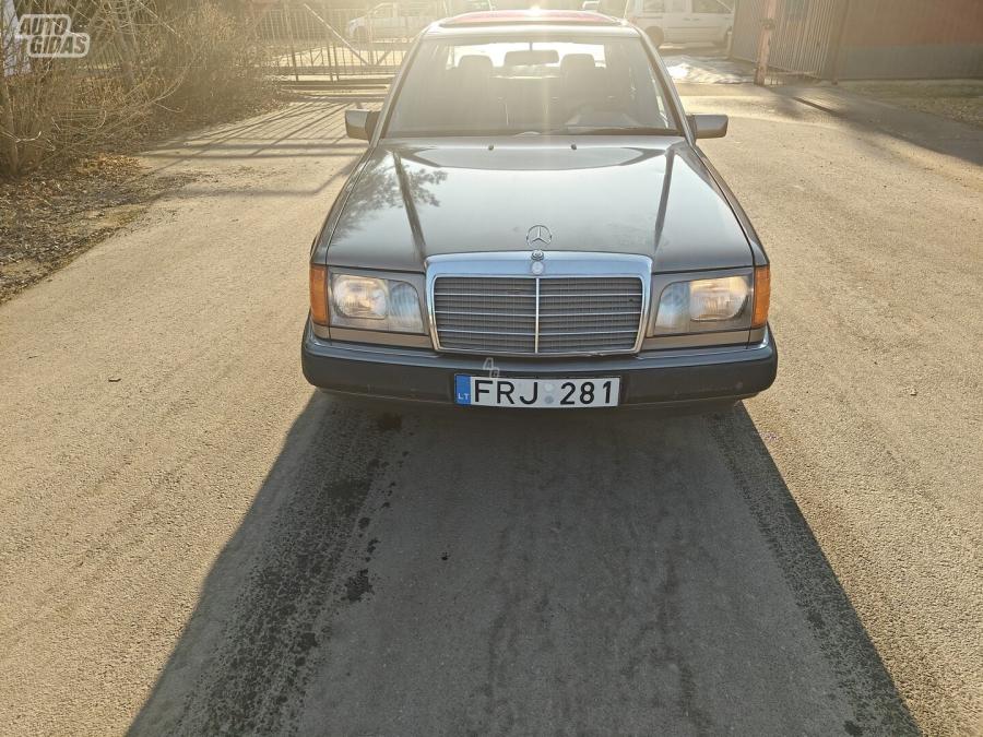 Mercedes-Benz e-200 1989 Jonava, ar dzinēja tilpumu 2.00 L un nobraukumu 353 tūkst. km par 3600 €, foto 1 vietnē AUTOMOTO.COM.LV