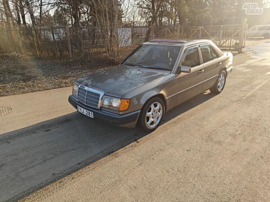 Mercedes-Benz e-200 1989 Jonava, ar dzinēja tilpumu 2.00 L un nobraukumu 353 tūkst. km par 3600 €, foto 3 vietnē AUTOMOTO.COM.LV