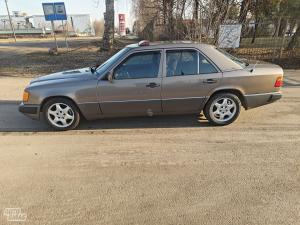Mercedes-Benz e-200 1989 Jonava, ar dzinēja tilpumu 2.00 L un nobraukumu 353 tūkst. km par 3600 €, foto 4 vietnē AUTOMOTO.COM.LV