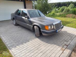 Mercedes-Benz e-200 1991 Viļņa, ar dzinēja tilpumu 2.00 L un nobraukumu 307 tūkst. km par 3000 €, foto  vietnē AUTOMOTO.COM.LV