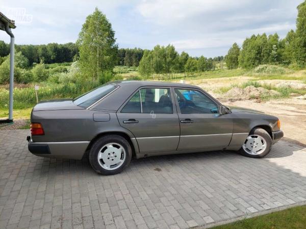 Мерседес E 200 1991 в Вильнюс, объемом двигателя 2.00 л и пробегом 307 тыс. км за 3000 €, фото 2 на AUTOMOTO.COM.LV