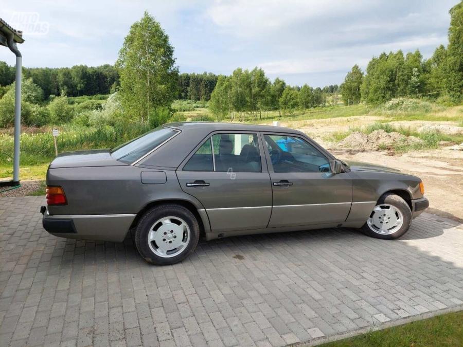 Мерседес E 200 1991 в Вильнюс, объемом двигателя 2.00 л и пробегом 307 тыс. км за 3000 €, фото 3 на AUTOMOTO.COM.LV