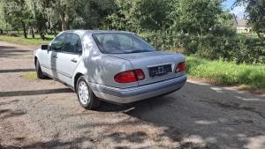 Mercedes-Benz e-200 1998 Vilkaviškis, ar dzinēja tilpumu 2.00 L un nobraukumu 333 tūkst. km par 1100 €, foto 8 vietnē AUTOMOTO.COM.LV