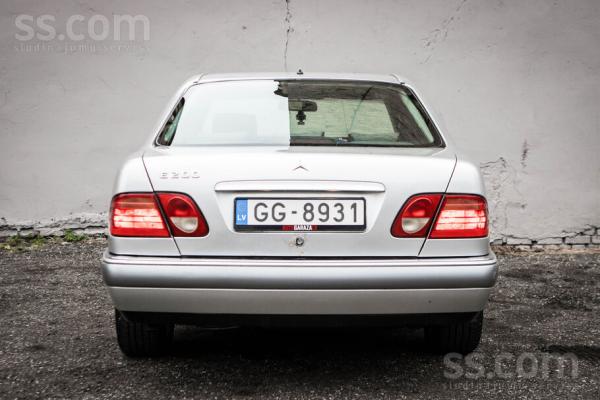 Mercedes-Benz e-200 1999 Rīga, ar dzinēja tilpumu 2.00 L un nobraukumu 201 tūkst. km par 1800 €, foto 5 vietnē AUTOMOTO.COM.LV