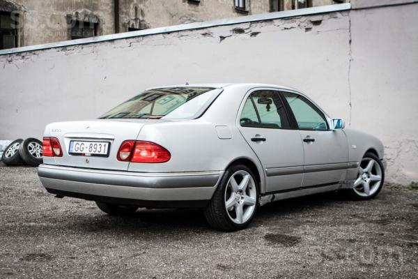 Mercedes-Benz e-200 1999 Rīga, ar dzinēja tilpumu 2.00 L un nobraukumu 201 tūkst. km par 1800 €, foto 6 vietnē AUTOMOTO.COM.LV