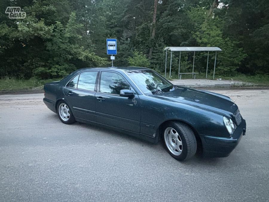 Mercedes-Benz e-200 1999 in Kaunas, with an engine capacity of 2.00 L and mileage of 260 thousand km for 1800 €, photo 3 on AUTOMOTO.COM.LV
