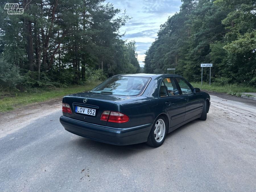 Mercedes-Benz e-200 1999 in Kaunas, with an engine capacity of 2.00 L and mileage of 260 thousand km for 1800 €, photo 5 on AUTOMOTO.COM.LV