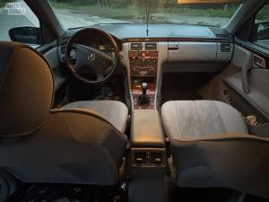 Mercedes-Benz e-200 1999 in Kaunas, with an engine capacity of 2.00 L and mileage of 260 thousand km for 1800 €, photo 6 on AUTOMOTO.COM.LV