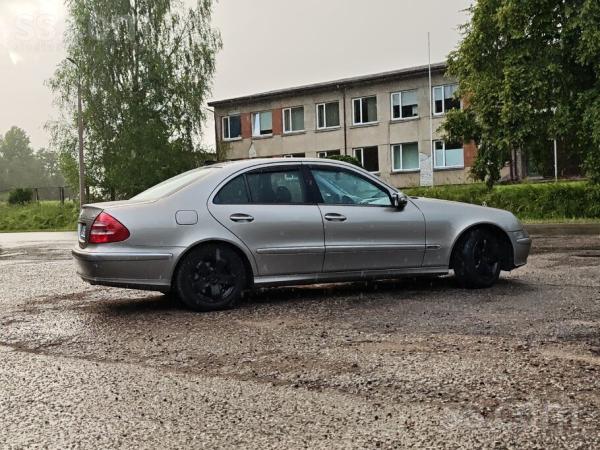 Mercedes-Benz e-200 2003 Valmiera, ar dzinēja tilpumu 2.20 L un nobraukumu 365 tūkst. km par 2600 €, foto 5 vietnē AUTOMOTO.COM.LV
