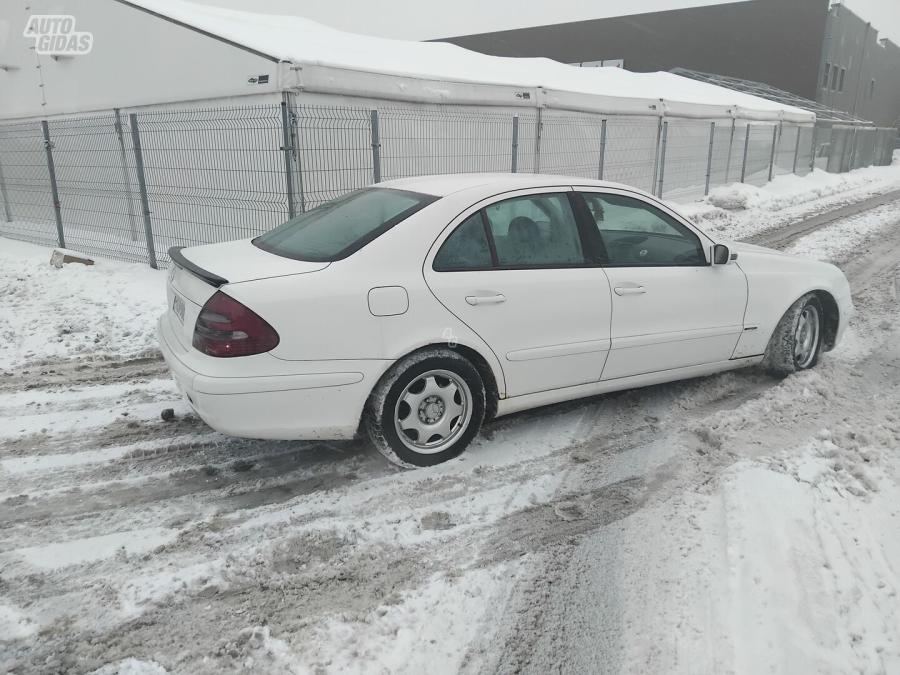Mercedes-Benz e-200 2003 Kauņa, ar dzinēja tilpumu 2.10 L un nobraukumu 422 tūkst. km par 1700 €, foto 4 vietnē AUTOMOTO.COM.LV