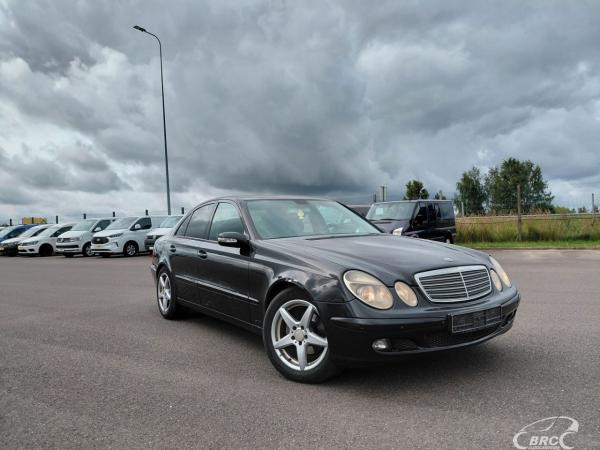 Мерседес E 200 2005 в Вильнюс, объемом двигателя 2.15 л и пробегом 318 тыс. км за 2400 €, фото 4 на AUTOMOTO.COM.LV
