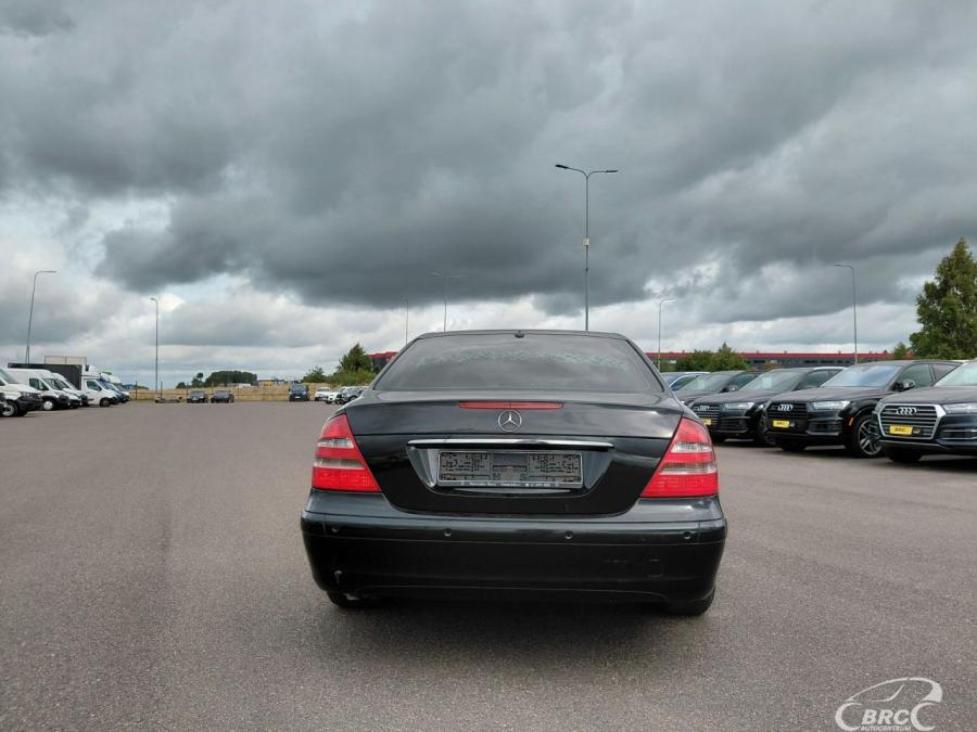 Mercedes-Benz e-200 2005 in Vilnius, with an engine capacity of 2.15 L and mileage of 318 thousand km for 2400 €, photo 6 on AUTOMOTO.COM.LV