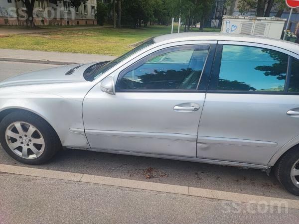 Mercedes-Benz e-200 2006 Rīga, ar dzinēja tilpumu 2.20 L un nobraukumu 555 tūkst. km par 1200 €, foto 3 vietnē AUTOMOTO.COM.LV
