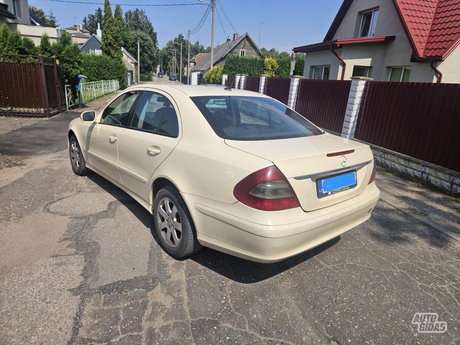 Мерседес E 200 2008 в Вилкавишкис, объемом двигателя 2.20 л и пробегом 410 тыс. км за 1499 €, фото 5 на AUTOMOTO.COM.LV