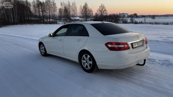 Mercedes-Benz e-200 2010 in Moletai, with an engine capacity of 2.10 L and mileage of 310 thousand km for 3600 €, photo 1 on AUTOMOTO.COM.LV