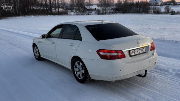 Mercedes-Benz e-200 2010 in Moletai, with an engine capacity of 2.10 L and mileage of 310 thousand km for 3600 €, photo 7 on AUTOMOTO.COM.LV