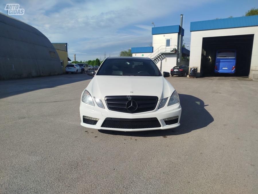 Mercedes-Benz e-200 2010 in Marijampole, with an engine capacity of 2.10 L and mileage of 370 thousand km for 4200 €, photo 3 on AUTOMOTO.COM.LV