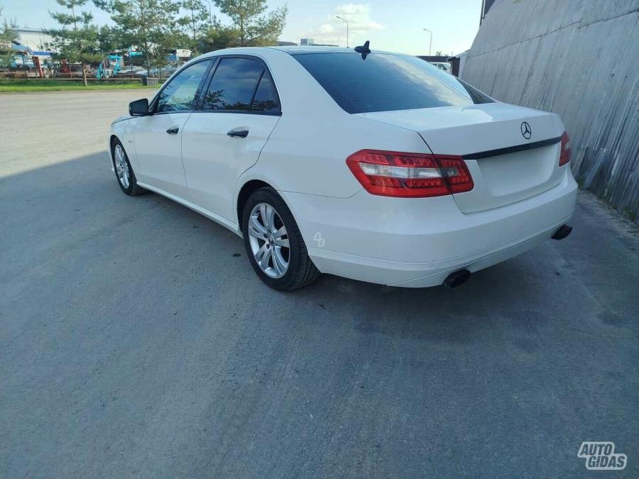 Mercedes-Benz e-200 2010 in Marijampole, with an engine capacity of 2.10 L and mileage of 370 thousand km for 4200 €, photo 14 on AUTOMOTO.COM.LV
