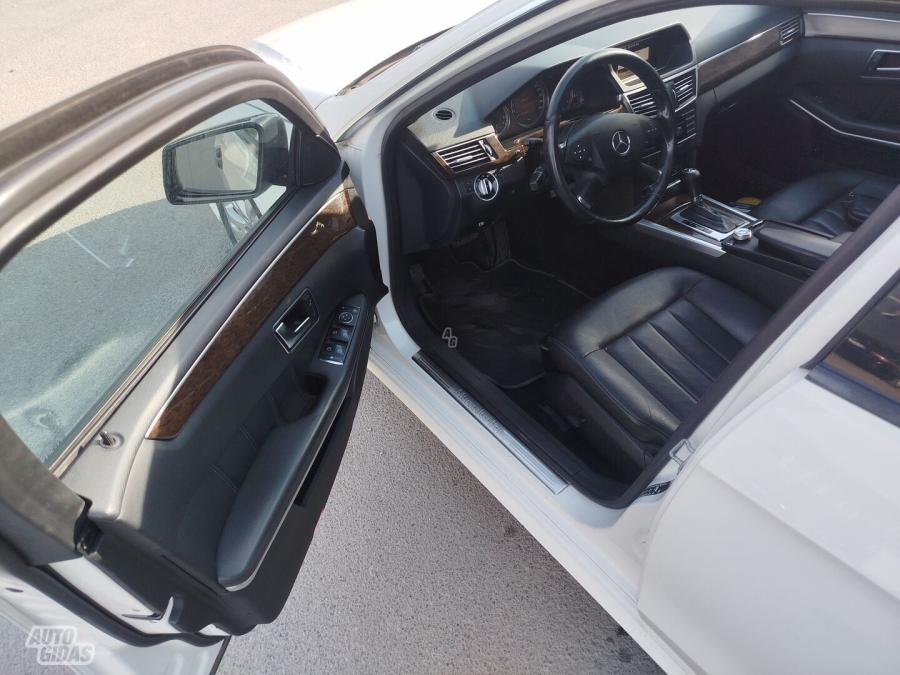 Mercedes-Benz e-200 2010 in Marijampole, with an engine capacity of 2.10 L and mileage of 370 thousand km for 4200 €, photo 18 on AUTOMOTO.COM.LV