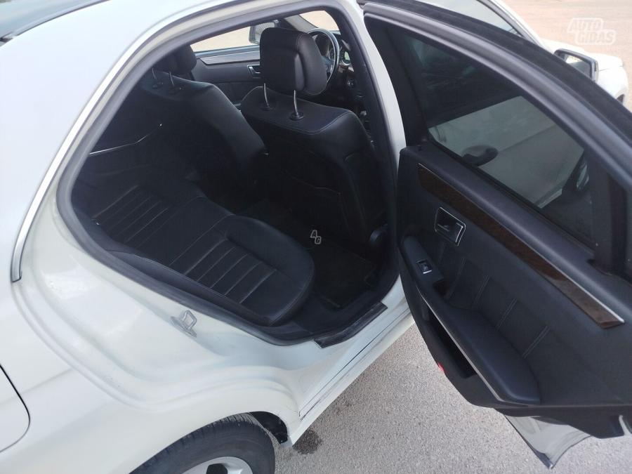 Mercedes-Benz e-200 2010 in Marijampole, with an engine capacity of 2.10 L and mileage of 370 thousand km for 4200 €, photo 20 on AUTOMOTO.COM.LV