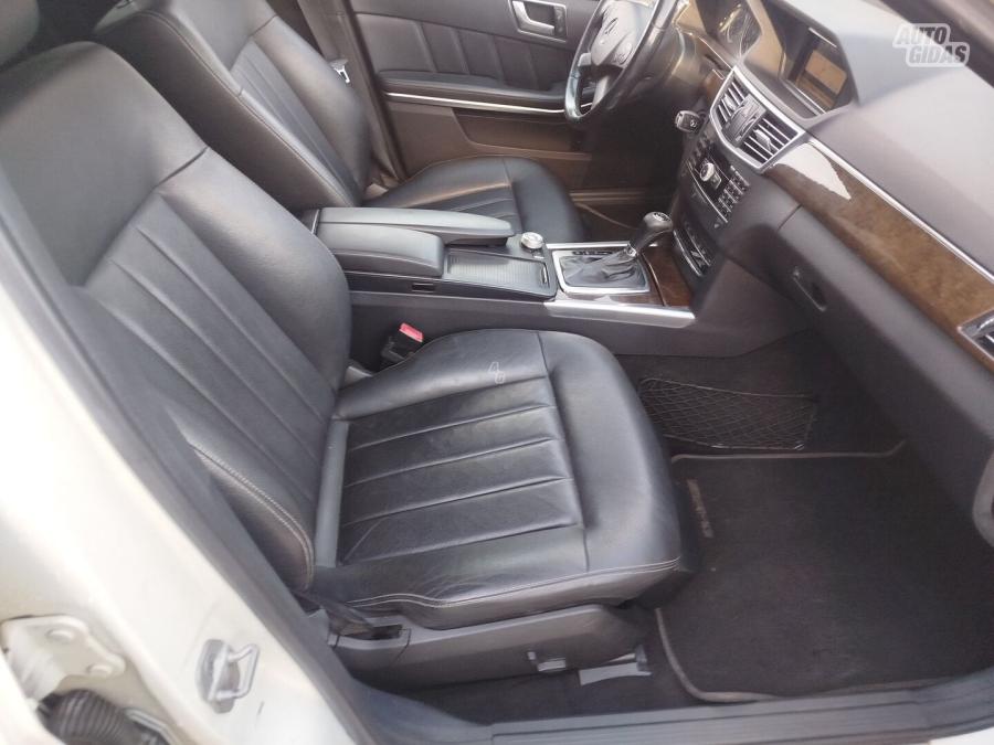 Mercedes-Benz e-200 2010 in Marijampole, with an engine capacity of 2.10 L and mileage of 370 thousand km for 4200 €, photo 26 on AUTOMOTO.COM.LV