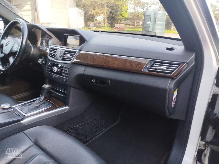 Mercedes-Benz e-200 2010 in Marijampole, with an engine capacity of 2.10 L and mileage of 370 thousand km for 4200 €, photo 27 on AUTOMOTO.COM.LV
