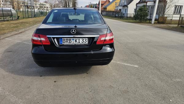 Mercedes-Benz e-200 2011 Kazlų Rūda, ar dzinēja tilpumu 2.20 L un nobraukumu 290 tūkst. km par 6500 €, foto 4 vietnē AUTOMOTO.COM.LV