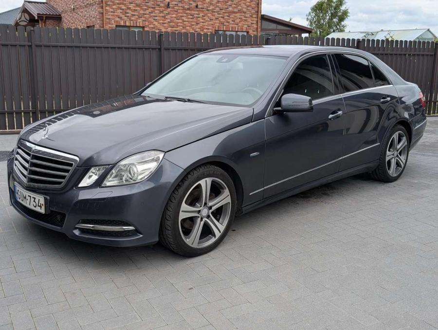 Mercedes-Benz e-200 2011 in Siauliai, with an engine capacity of 2.20 L and mileage of 334 thousand km for 5999 €, photo 1 on AUTOMOTO.COM.LV