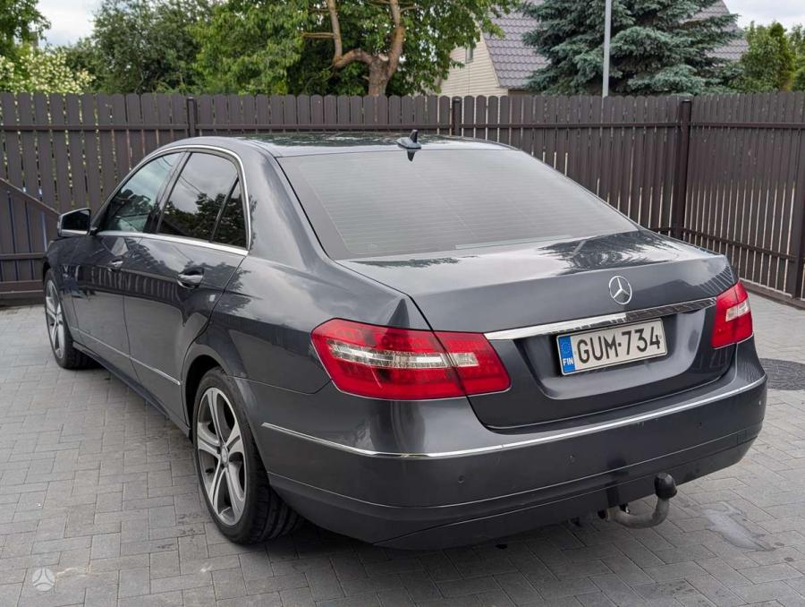 Mercedes-Benz e-200 2011 in Siauliai, with an engine capacity of 2.20 L and mileage of 334 thousand km for 5999 €, photo 6 on AUTOMOTO.COM.LV