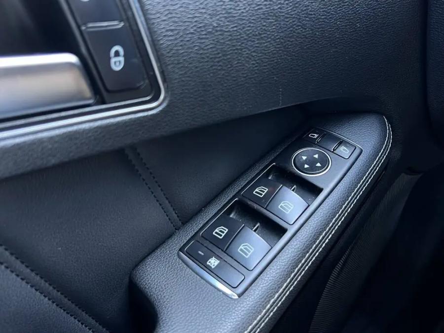 Мерседес E 200 2013 в Рига, объемом двигателя 2.20 л и пробегом 225 тыс. км за 6750 €, фото 22 на AUTOMOTO.COM.LV