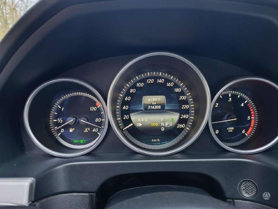 Mercedes-Benz e-200 2015 in Panevezys, with an engine capacity of 0.00 L and mileage of 316 thousand km for 8100 €, photo 20 on AUTOMOTO.COM.LV