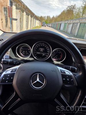 Mercedes-Benz e-200 2015 Rīga, ar dzinēja tilpumu 2.00 L un nobraukumu 464 tūkst. km par 6800 €, foto 12 vietnē AUTOMOTO.COM.LV