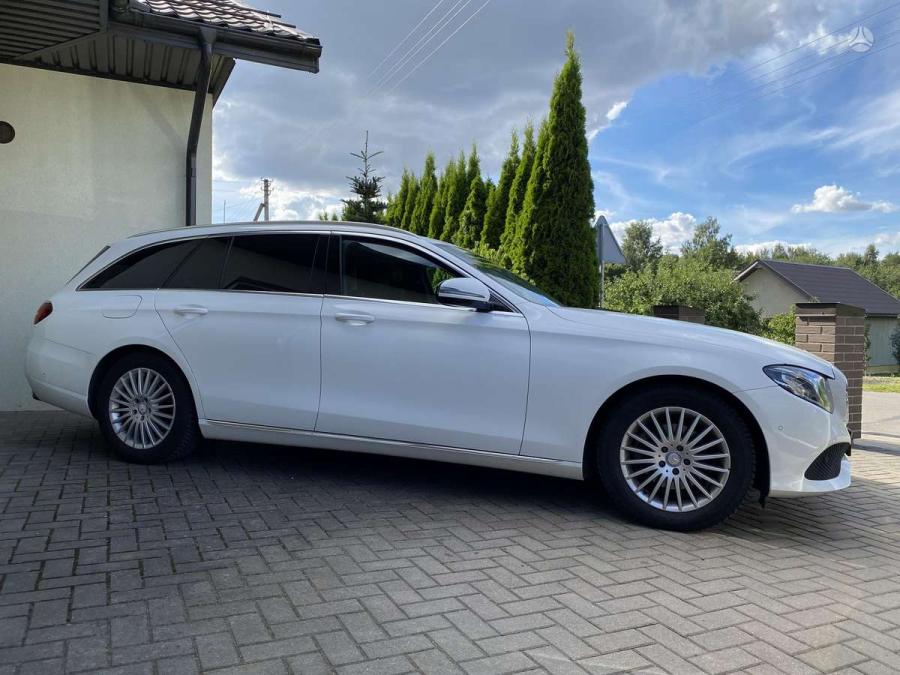 Mercedes-Benz e-200 2017 in Radviliskis, with an engine capacity of 1.99 L and mileage of 200 thousand km for 12900 €, photo 5 on AUTOMOTO.COM.LV