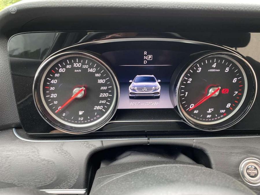 Mercedes-Benz e-200 2017 in Radviliskis, with an engine capacity of 1.99 L and mileage of 200 thousand km for 12900 €, photo 9 on AUTOMOTO.COM.LV