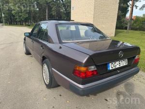 Violets Mercedes-Benz e-200 1990 Preiļi, ar dzinēja tilpumu 2.00 L un nobraukumu 290 tūkst. km par 5100 €, foto 4 vietnē AUTOMOTO.COM.LV