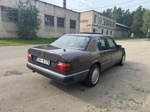 Violets Mercedes-Benz e-200 1990 Preiļi, ar dzinēja tilpumu 2.00 L un nobraukumu 290 tūkst. km par 5100 €, foto 5 vietnē AUTOMOTO.COM.LV